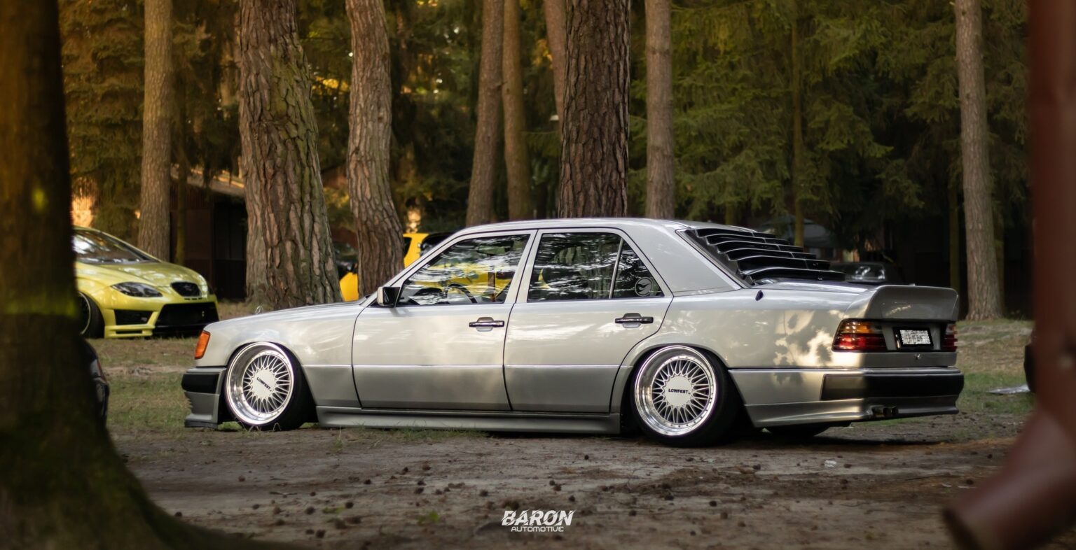 MERCEDES-BENZ W124 rear window louvers/window blinds – Auto Sport Plastic