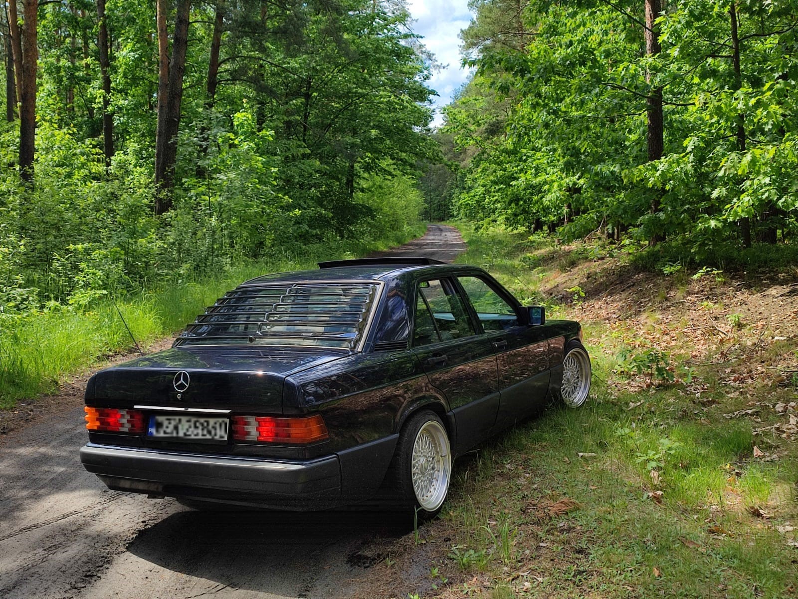 MERCEDES-BENZ 190E W201 rear window louvers/window blinds Auto-plas ...