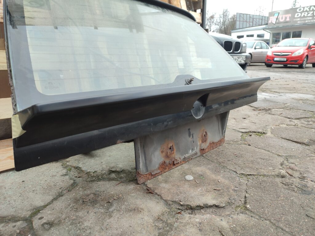 Mtech-style spoiler BMW e30 touring – Auto Sport Plastic