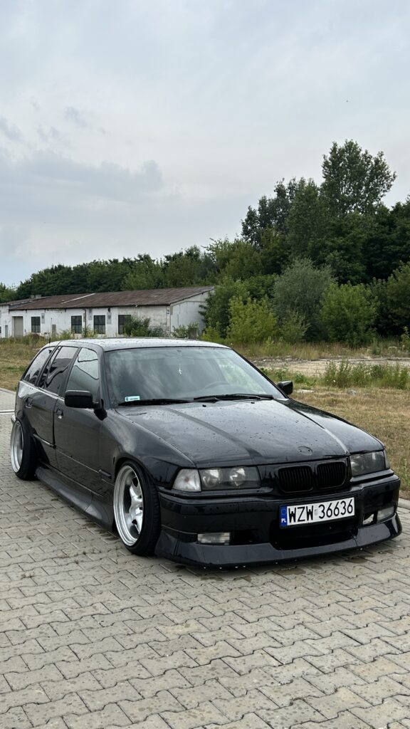 Wide body for BMW e36 touring (fender flares/overfenders)