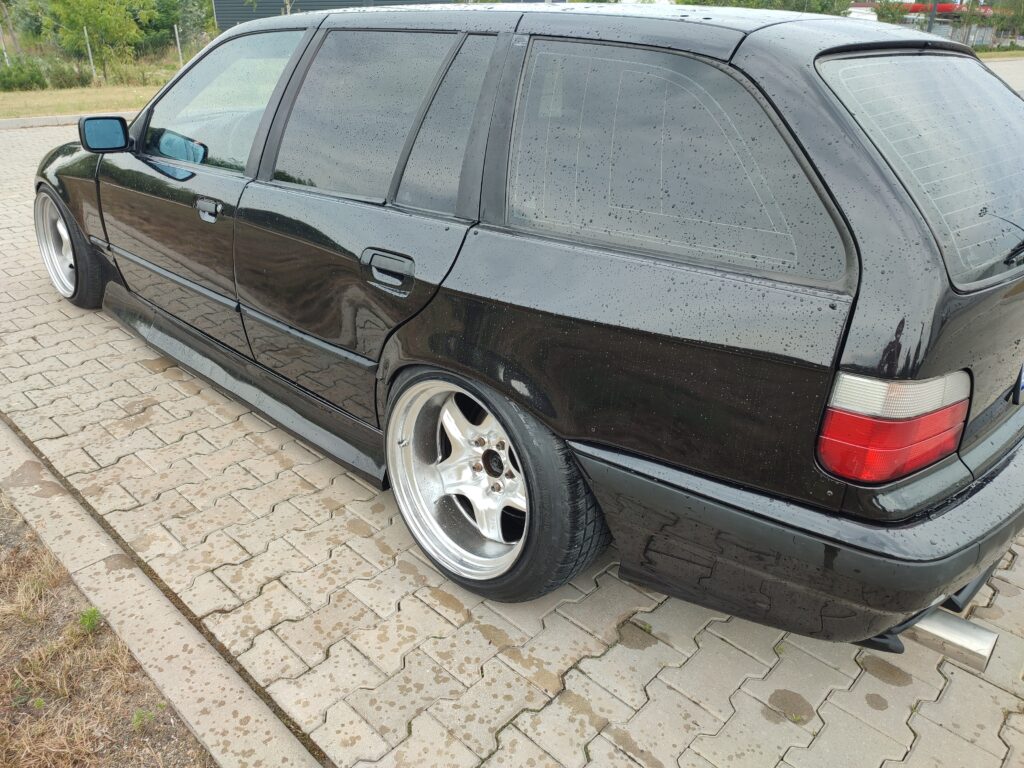 Wide body for BMW e36 touring (fender flares/overfenders)